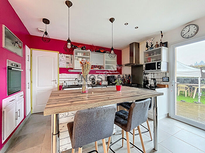 Maison à vendre - Châteauneuf-sur-Sarthe - 5 pièces - 4 chambres