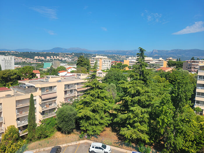 Appartement 4 pièces à Nice, Caucade, à vendre