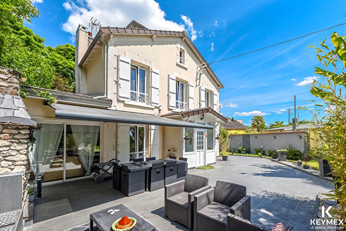 Maison à vendre - Ézanville - 6 pièces - 4 chambres