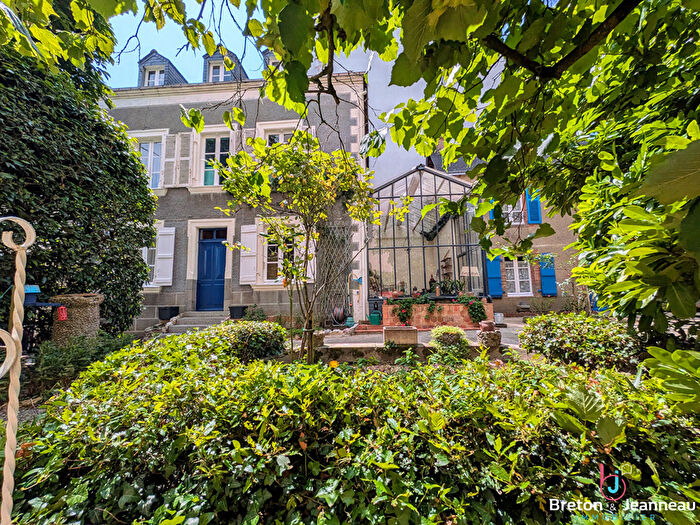 Maison à vendre - Laval, Hilard - 12 pièces - 8 chambres