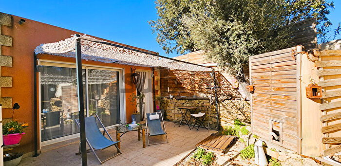 Maisons à vendre et appartements à louer - 1