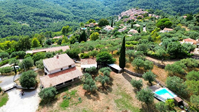 Maison 5 pièces à vendre à Claviers