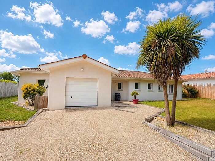 Maison 7 pièces à Salles, à vendre