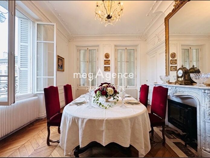 Maison 8 pièces à Cannes-Écluse, à vendre