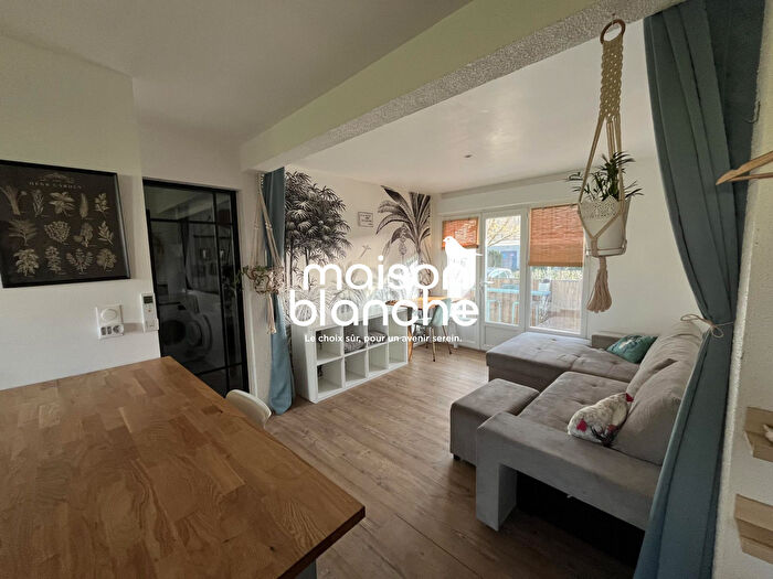 Appartement à louer - Libourne, Saint-Ferdinand, Les Charruauds, Les Dagueys - 2 pièces - 1 chambre