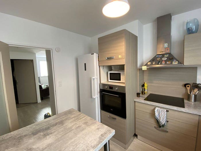 Europe, Brest : Appartement 5 pièces à louer
