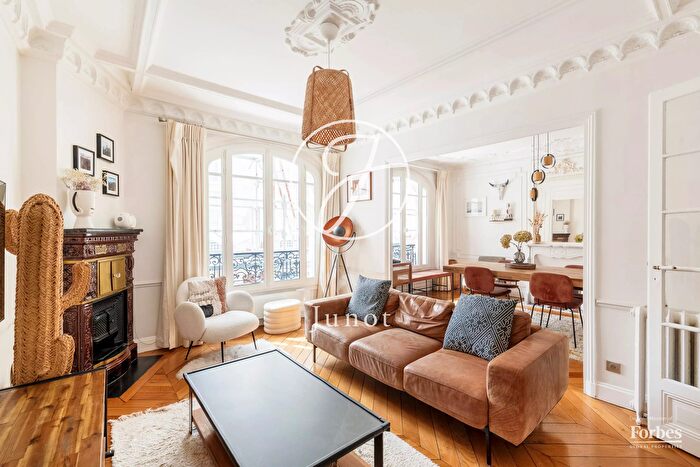 Appartement 4 pièces à vendre à Paris 18ème, Grandes Carrières, Clichy