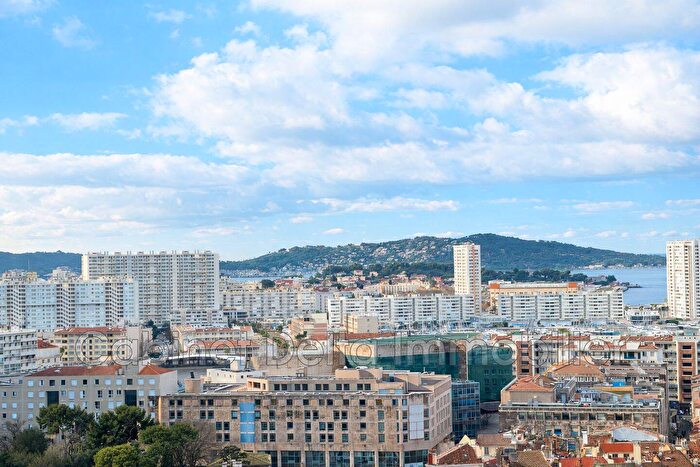 Appartement à louer - Champ de Mars, Toulon - 4 pièces - 3 chambres