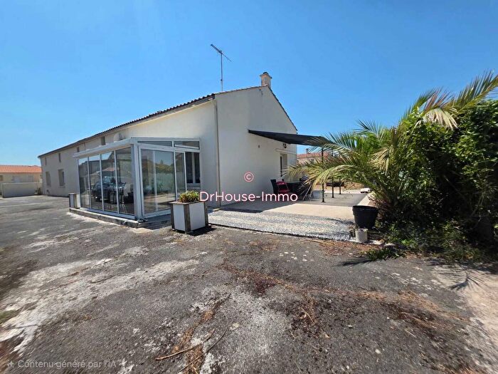 Maison 6 pièces à vendre à Mouzeuil-Saint-Martin