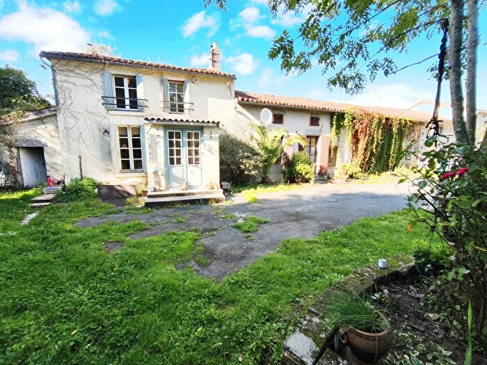 Maison à vendre - Moncoutant - 5 pièces - 3 chambres