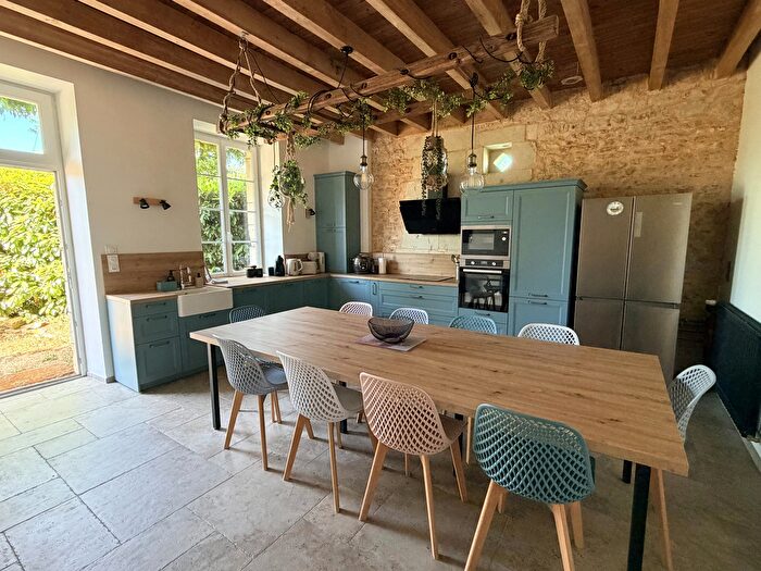Maison 7 pièces à Montreuil-Bellay, à vendre
