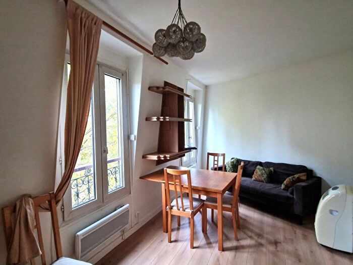 Maisons à vendre et appartements à louer - 1