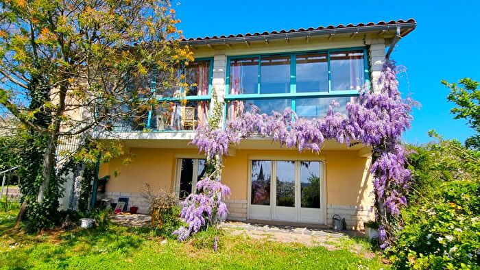 Maison à vendre - Nontron - 7 pièces - 4 chambres