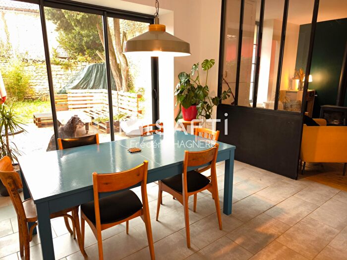 Maison à vendre - Saint-Jean-dAngély - 6 pièces - 4 chambres