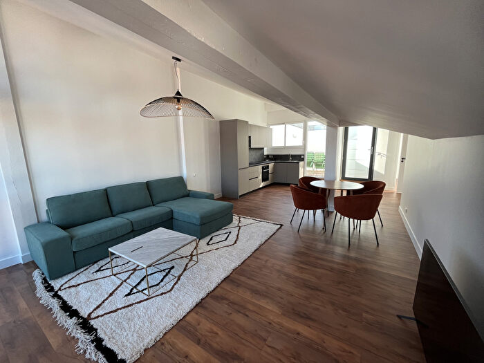 Appartement à louer - Saint-Jean-de-Luz, Centre-ville - 3 pièces - 2 chambres