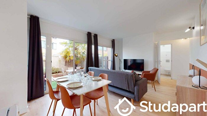 Appartement à louer - Le Parc, Guyancourt - 1 pièce - 2 chambres