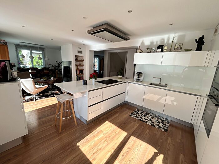 Maison à vendre - Cran-Gevrier, Centre-ville, Le Vernay, Les Iles - 6 pièces - 5 chambres