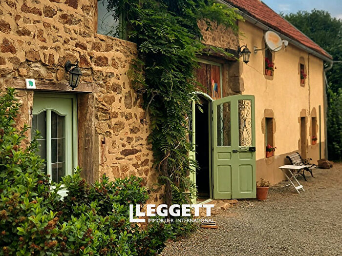 Maison 9 pièces à Pionsat, à vendre