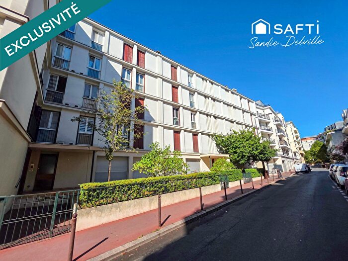 Charenton-le-Pont, Pasteur, Saint-Pierre : Appartement 4 pièces à vendre