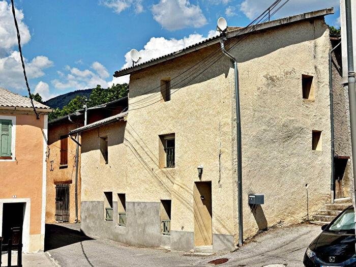 Maison 5 pièces à Lambruisse, à vendre