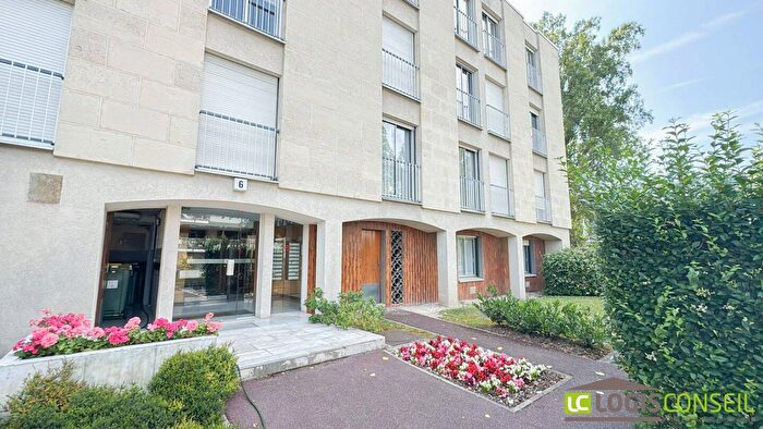 Appartement 1 pièce à louer - La Faiencerie-Le Clos Saint Cyr, Bourg-la-Reine