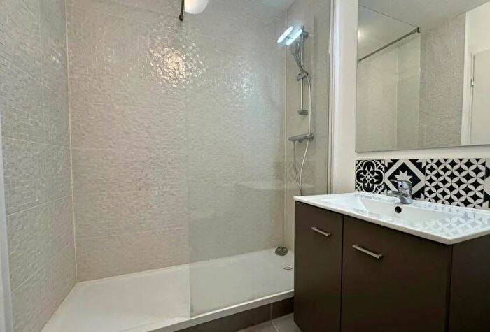 Appartement à louer - Saint-Quentin-de-Baron - 2 pièces - 1 chambre