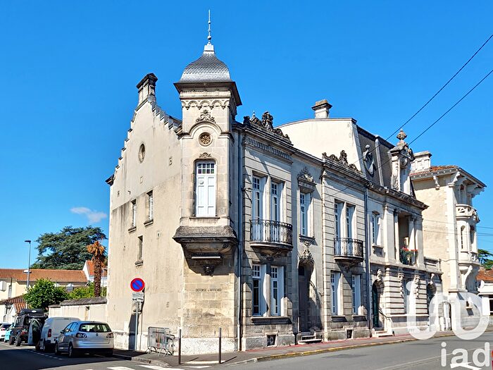 Maison à vendre - Cognac, Champ de Foire - 9 pièces - 5 chambres