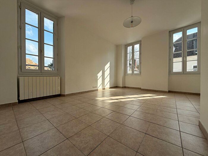 Montfort-l'Amaury : Appartement 2 pièces à louer