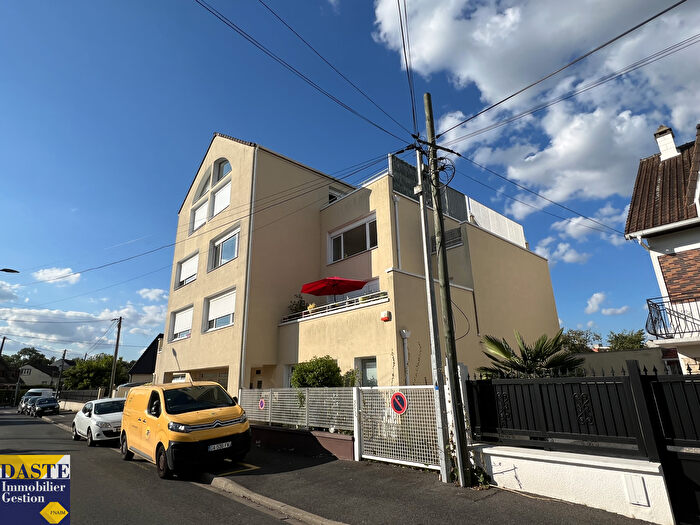 Appartement à louer - Pontault-Combault, Mairie, Rouxel - 2 pièces - 1 chambre