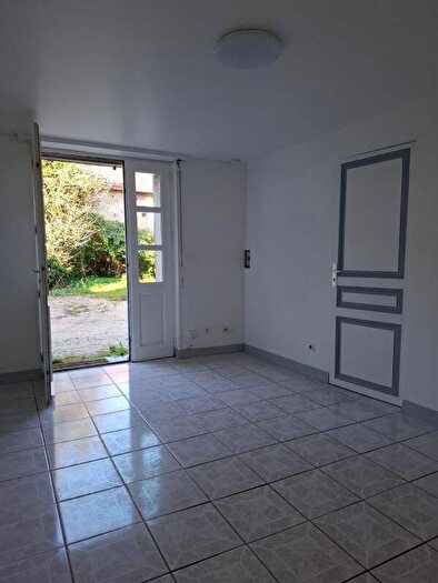 Appartement 1 pièce à Quincy-Voisins, à louer