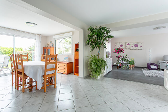 Maison 7 pièces à Mésanger, à vendre