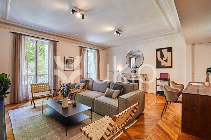 Appartement à louer - Elysées-Madeleine, Paris ème arrondissement - 4 pièces - 3 chambres