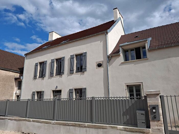 Maison à louer - Nuits-Saint-Georges - 7 pièces - 4 chambres