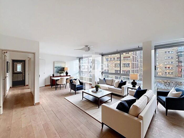 Appartement à vendre - Paris e , Auteuil-Nord, Jasmin, Mirabeau - 2 pièces - 1 chambre