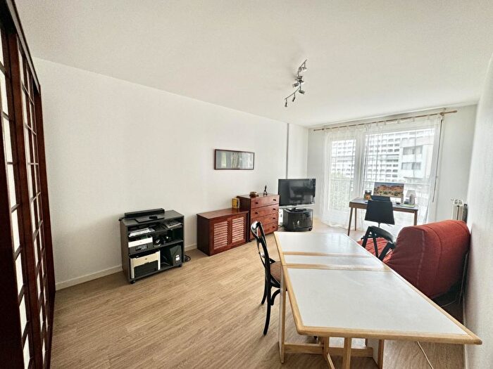 Appartement 2 pièces à louer à Quartiers Centre, Colombier