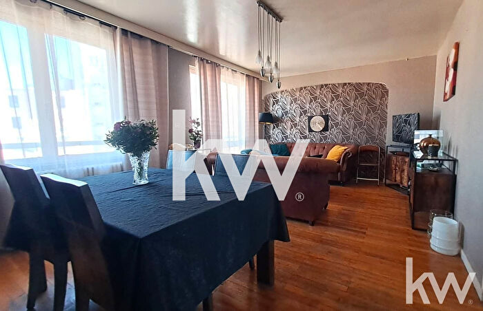 Appartement à vendre - Saint-Étienne, Méons, Le Soleil, Châteaucreux, Saint-François - 4 pièces - 3 chambres