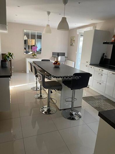 Maison à vendre - Jouy-Mauvoisin - 7 pièces - 5 chambres