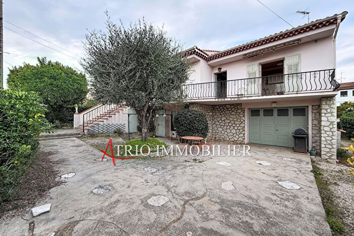 Maison à vendre - Cagnes-sur-Mer, Les Bréguières - 4 pièces - 3 chambres