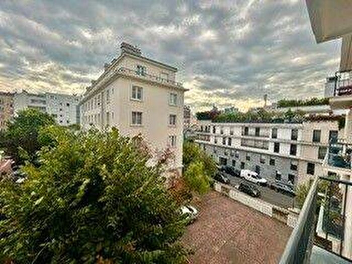 Appartement 4 pièces à Hôtel de Ville, Courbevoie, à louer