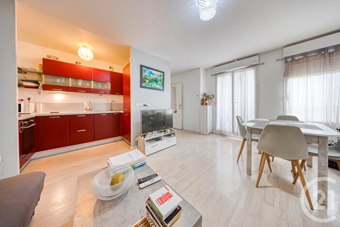 Appartement à vendre - Vigneux-sur-Seine, Croix-Blanche - 3 pièces - 2 chambres