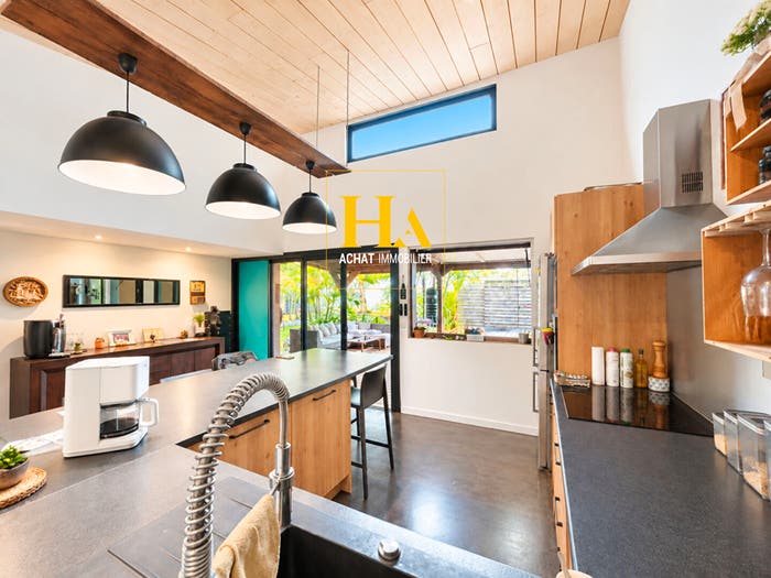 Maison 6 pièces à L'Étang-Salé, Ravine Sèche, à vendre