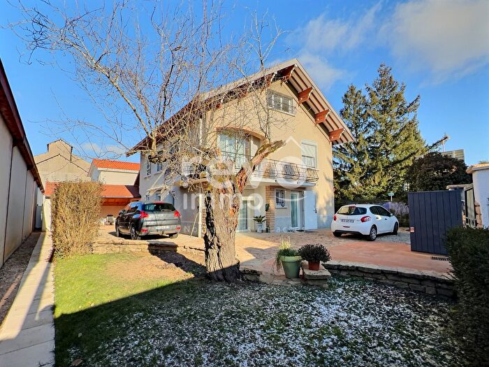 Maison à vendre - Saint-André-de-Corcy - 5 pièces - 4 chambres