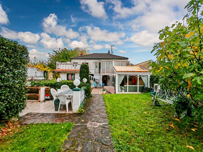 Maison à vendre - Montreuil, Ruffins, Théophile Sueur - 4 pièces - 2 chambres