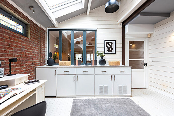 Maison à vendre - Nanterre, Mont Valérien - 6 pièces - 4 chambres