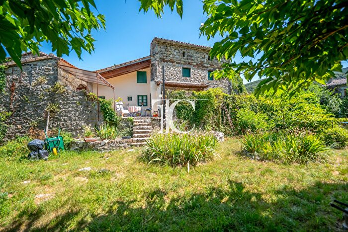 Maison à vendre - Les Vans - 5 pièces - 3 chambres