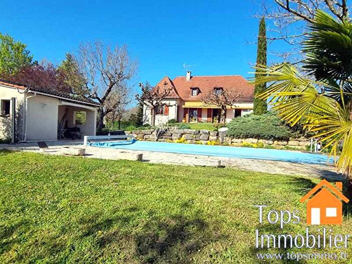 Maison à vendre - Villefranche-de-Rouergue - 6 pièces - 4 chambres