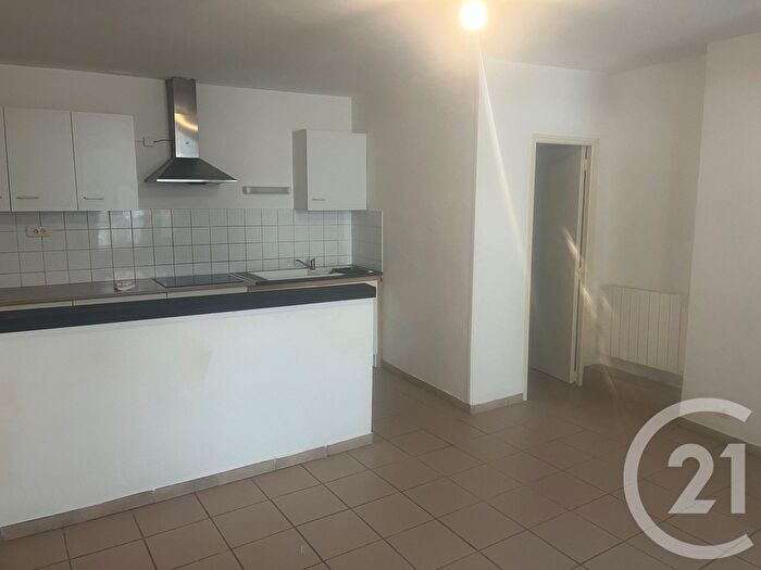 Sommières : Appartement 4 pièces à louer