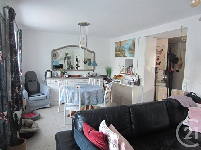 Maison à louer - Auvers-Saint-Georges - 4 pièces - 3 chambres