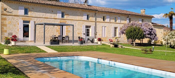 Maison à vendre - Saint-Émilion - 10 pièces - 7 chambres