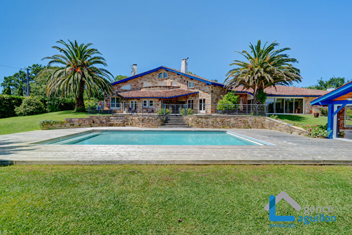 Maison à vendre - Urrugne - 13 pièces - 7 chambres